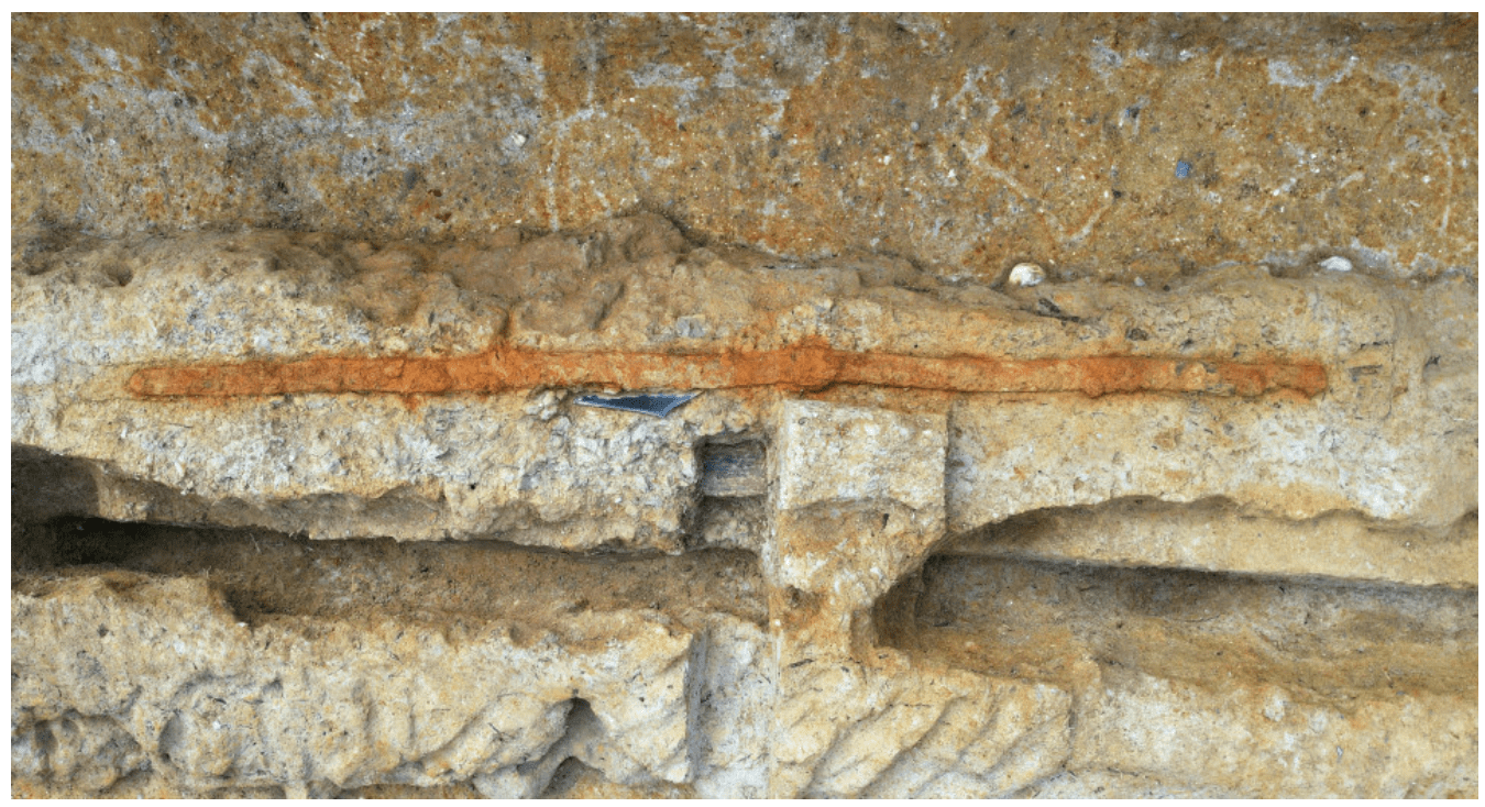 เนินสุสานโทมิโอะ มารุยามะ | การค้นพบคันฉ่องสำริดทรงโล่ชิ้นแรกของญี่ปุ่น ...